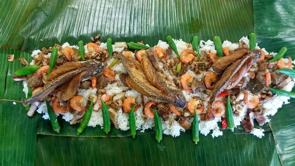 Budol Fight at Quiapo! Quiapo! | The Hungry Pineapple