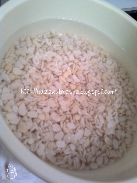 U dzaku brasna: Bobove pihtije