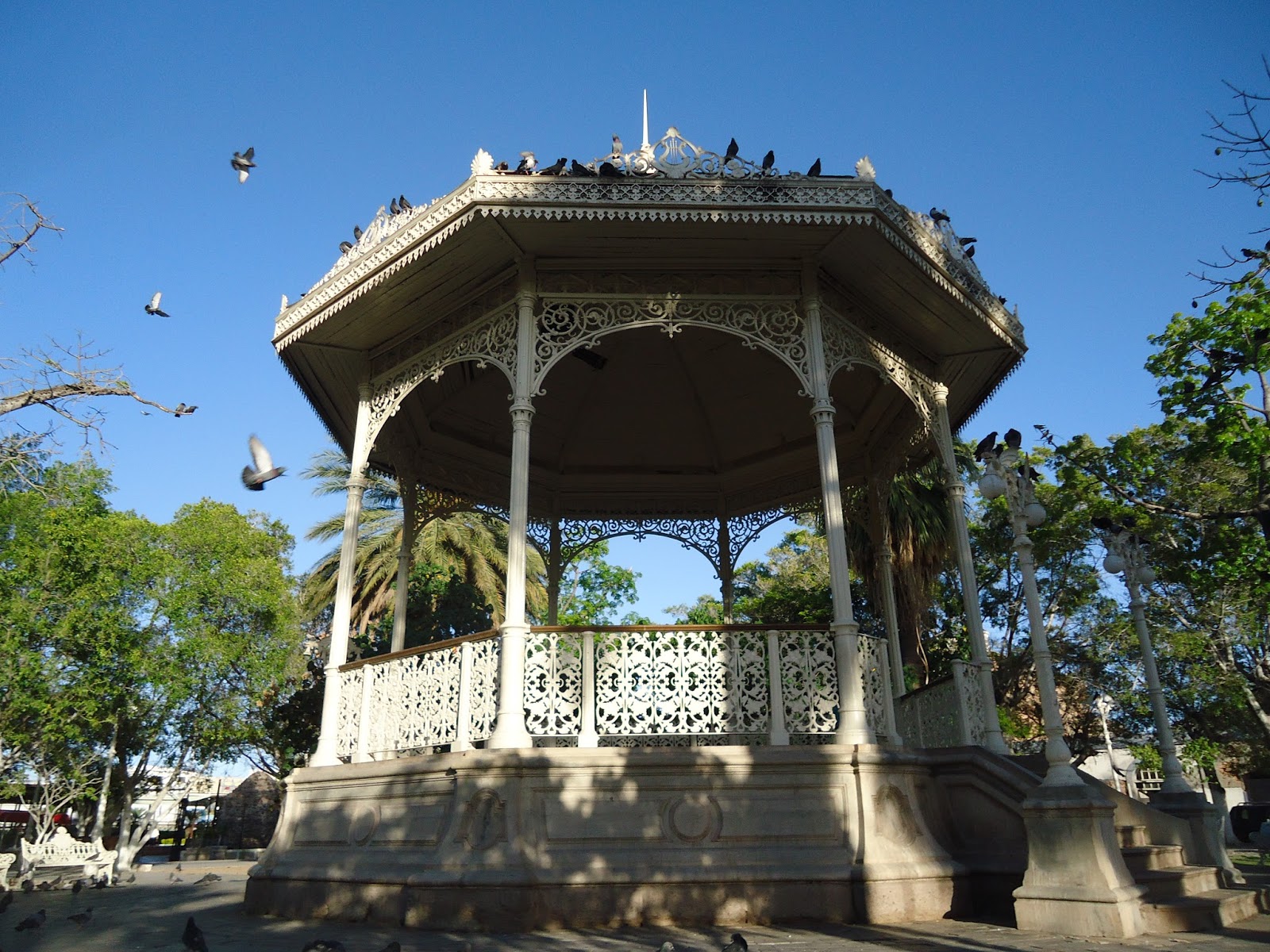 sancarlosfortin: kiosko de la plaza trece de julio en guaymas sonora mexico