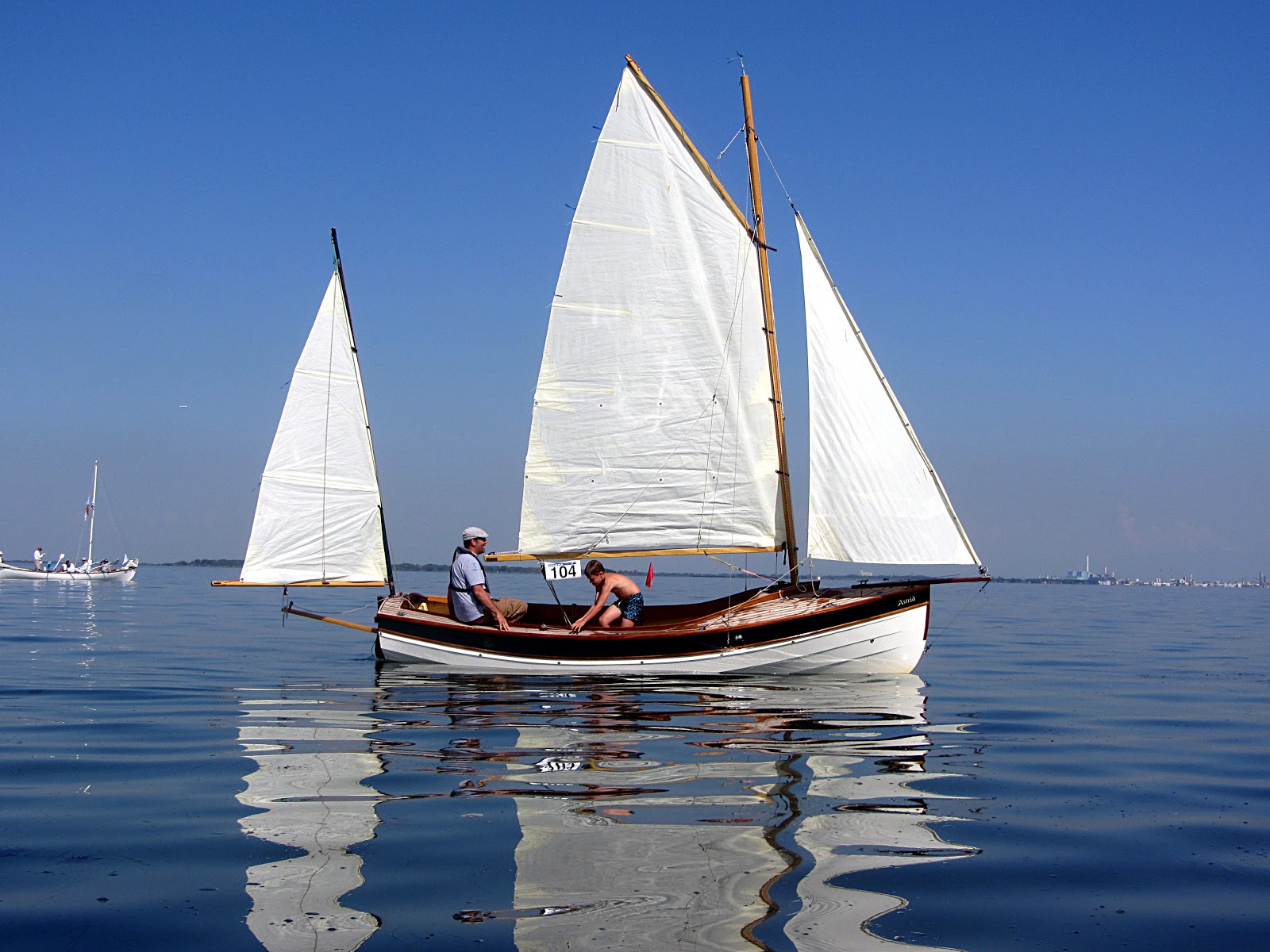 Building and sailing a John Welsford Pathfinder: Pics from Venice