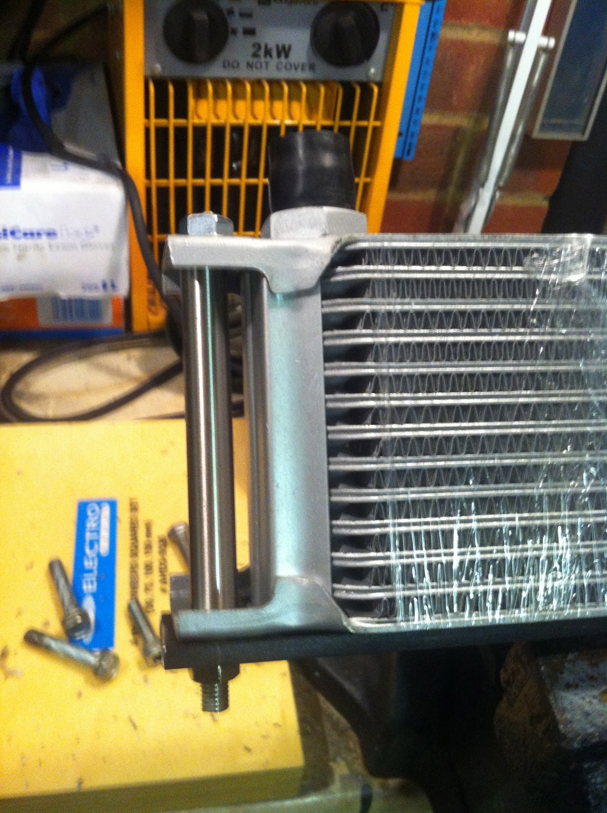 AC Cobra Build Dax 427: Oil Cooler & Boot Hinges