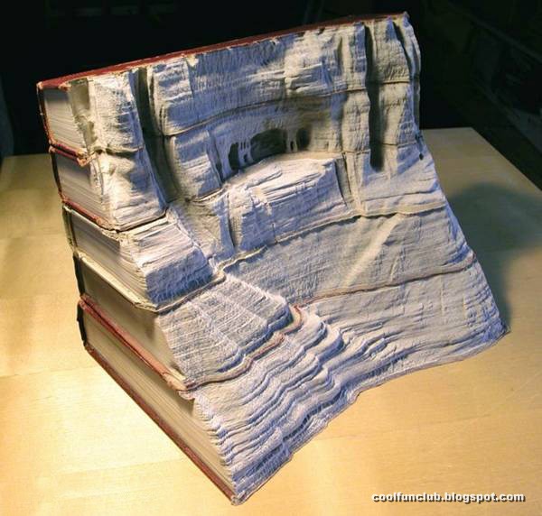 CoolFunClub: Creative Figures Made With Books