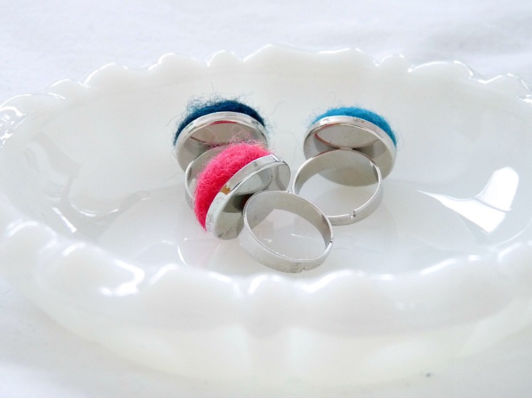 How to Make DIY Felted Wool Ball Rings | Dans le Lakehouse