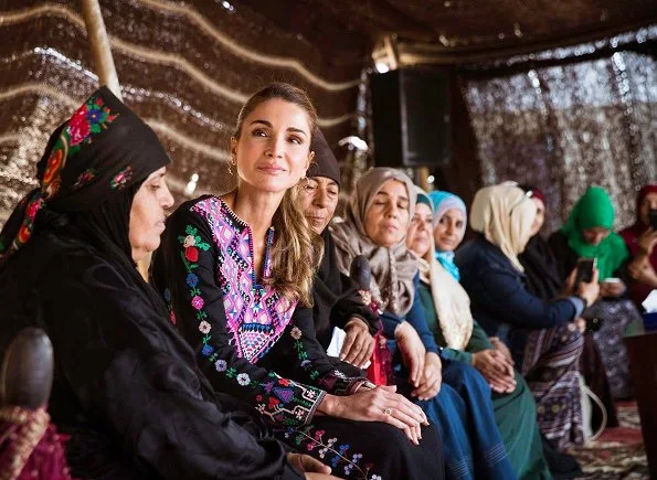 Queen Rania visited the Al Hallabat Area in Zarqa Governorate