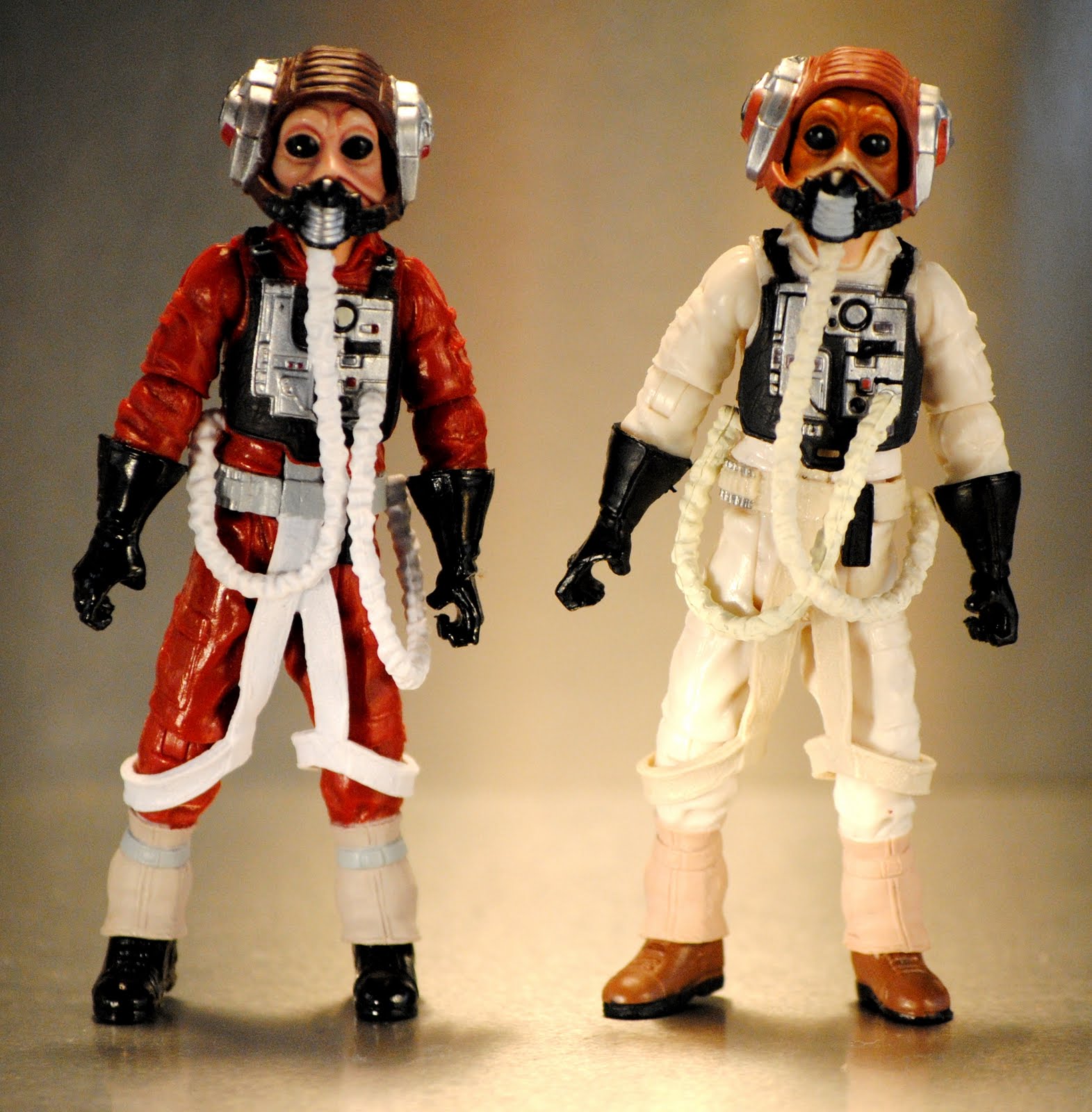 ACTION FIGURE EMPIRE: Ten Numb and Nien Nunb: Comfortably Nunb!