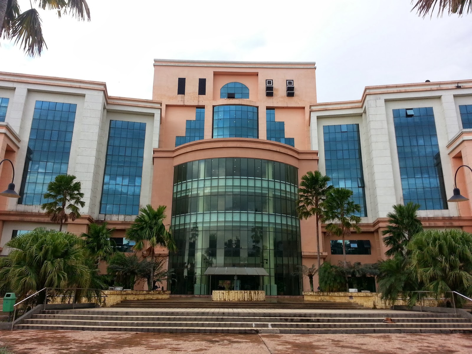 Universiti Tenaga Nasional ( UNITEN ): Colleges
