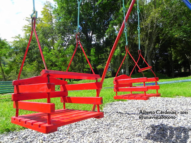 Una Vista a Boconó: Columpios