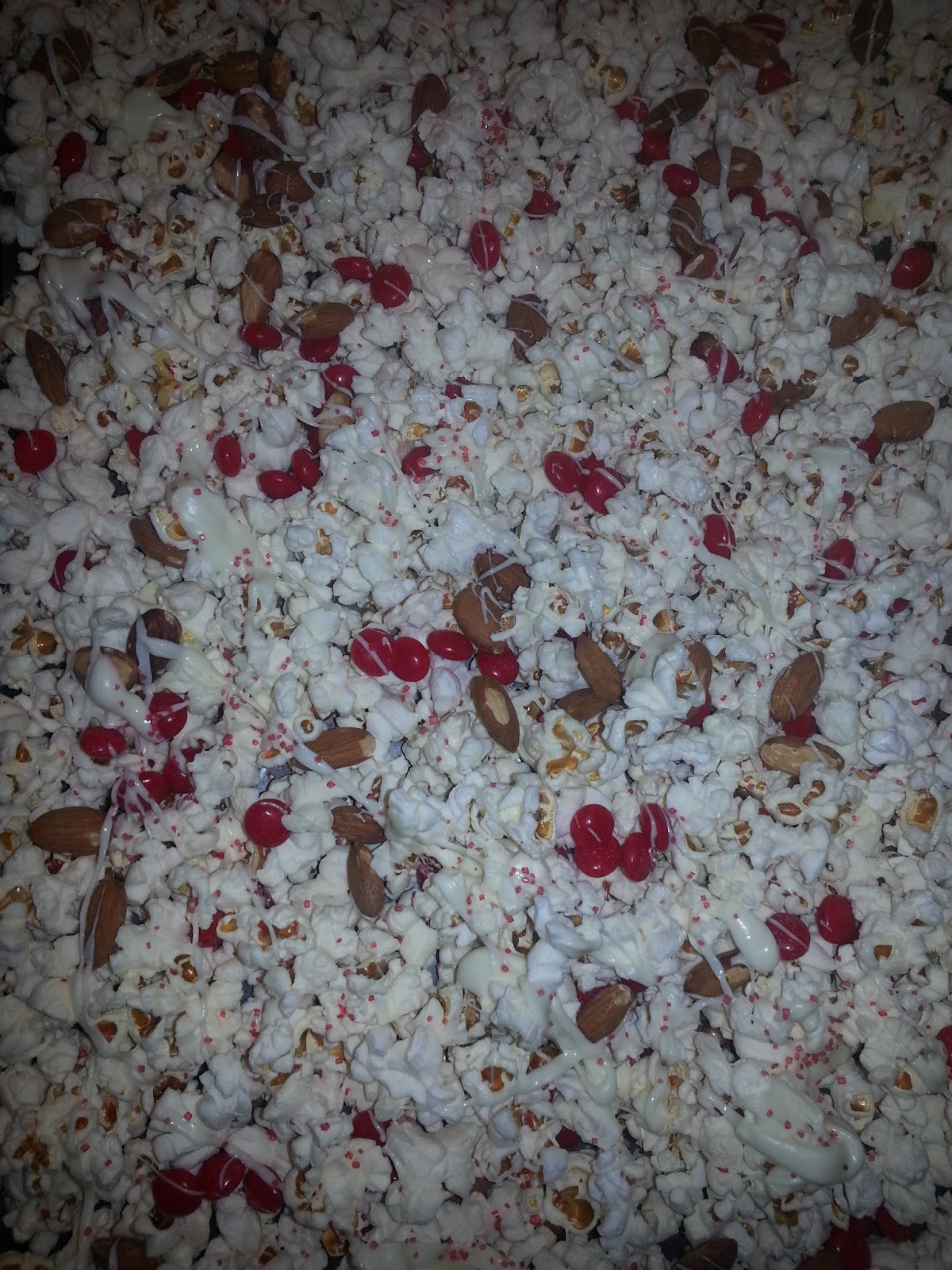 Tasty Tuesday: Red Hot Popcorn #Recipe - Mommy's Block Party