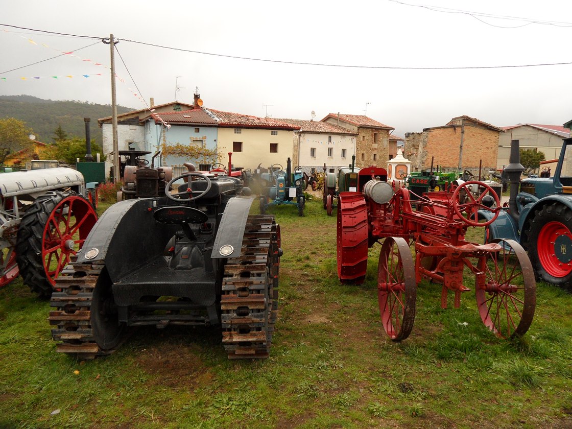 Tierras de Burgos: La sorprendente colección de tractores antiguos en ...