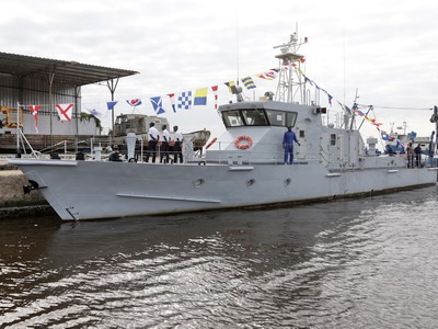 China donates naval boats to the Ghanaian and Ivory coast navy ...