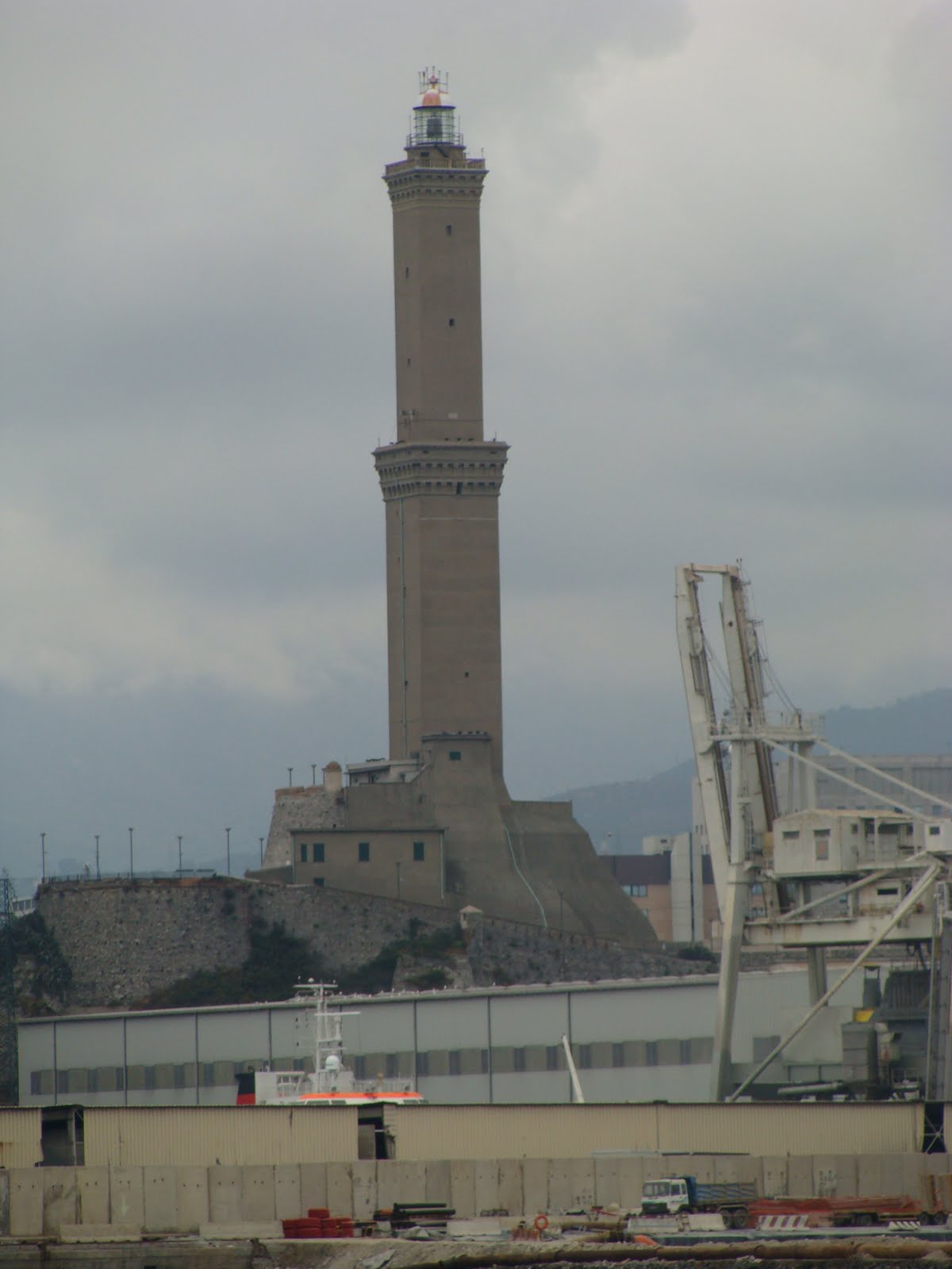 Patrícia de Paula - Street Photography: La Lanterna