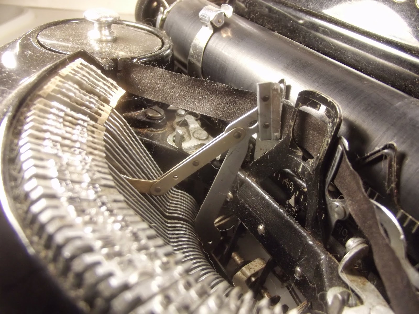 oz.Typewriter: Noiselessly Mesmerising: Part III - Anatomy and Typing ...