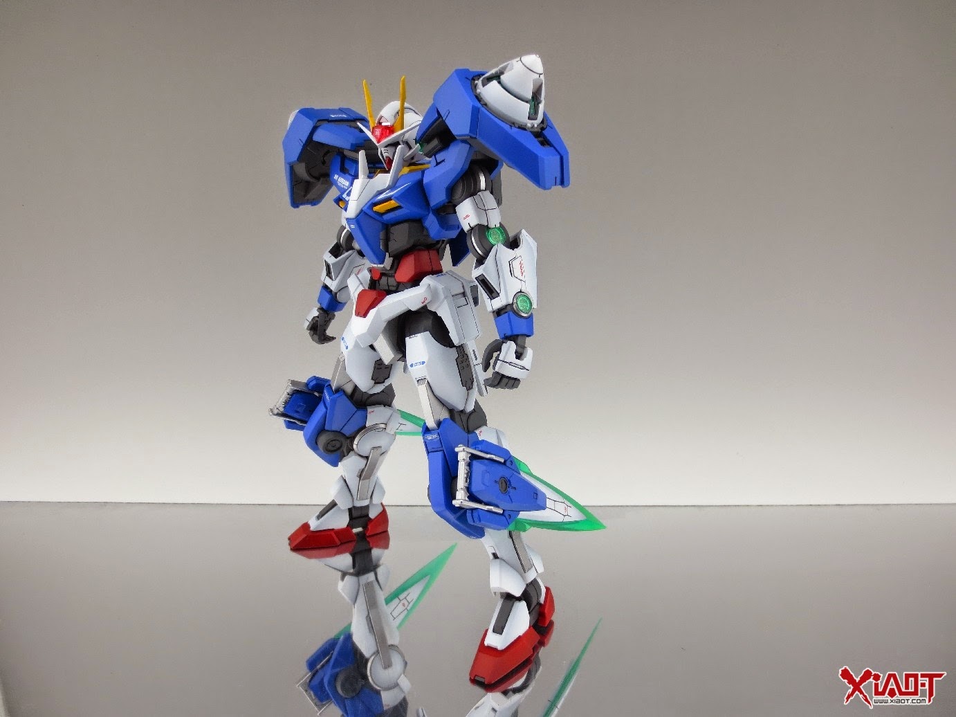 GUNDAM GUY: MG 1/100 00 Raiser + Seven Sword + XN Sword - Customized Build