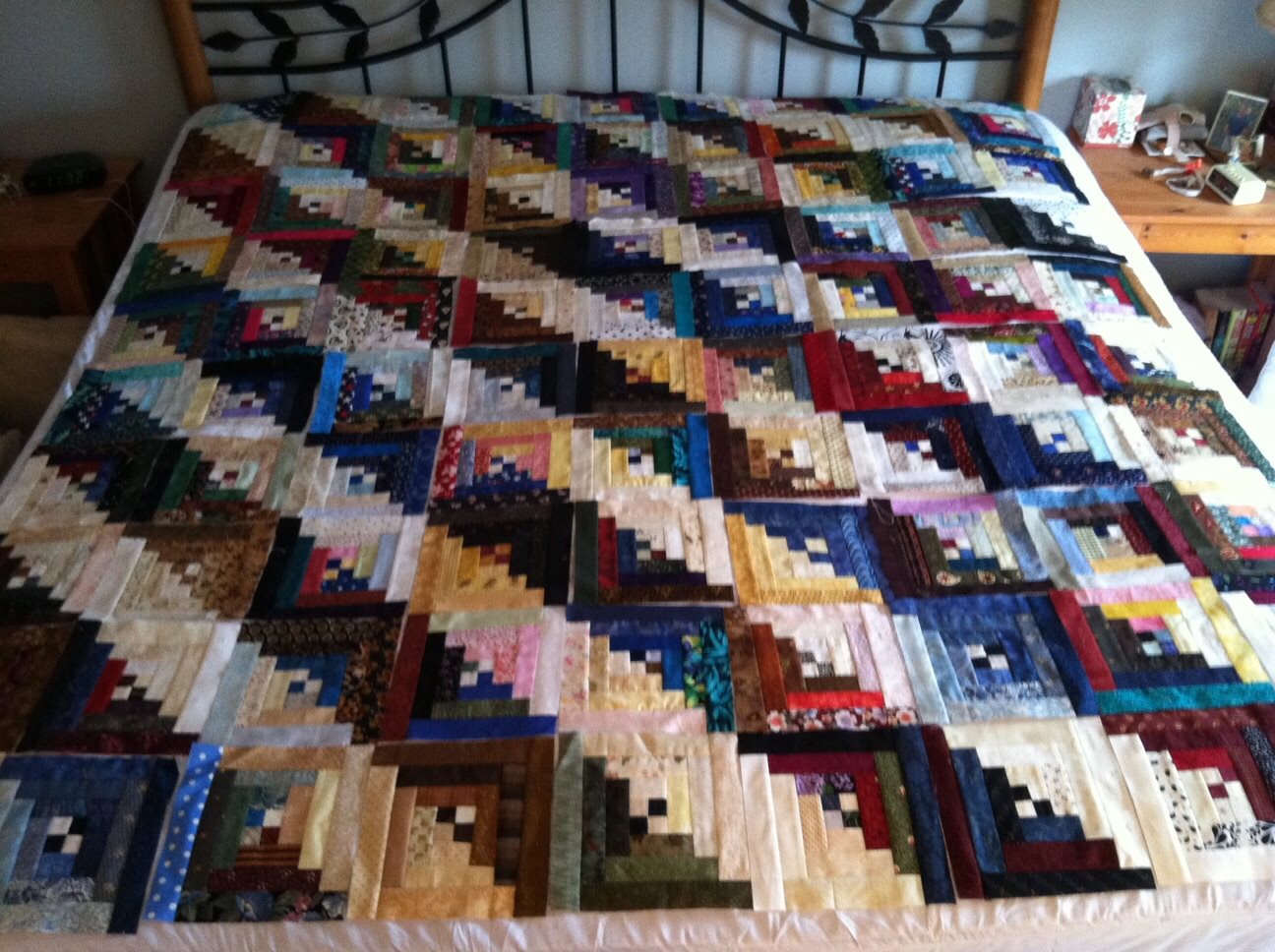 Quilting Revolution: Scrappy Log Cabin Blocks