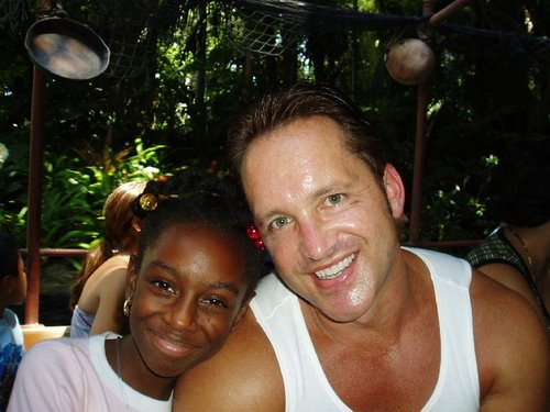 Bodybuilding champion Darren M. Meade has huge biceps, gigantic calves ...