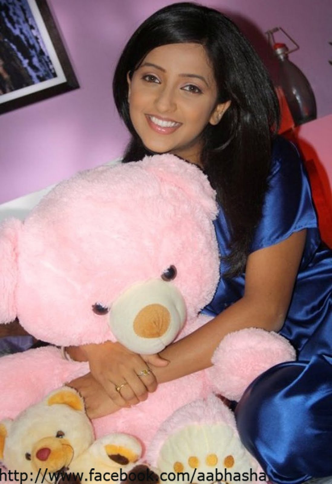 Techies Corner!!: Photos of Apurva Nemlekar - Zee Marathi - 'Aabhas Ha ...