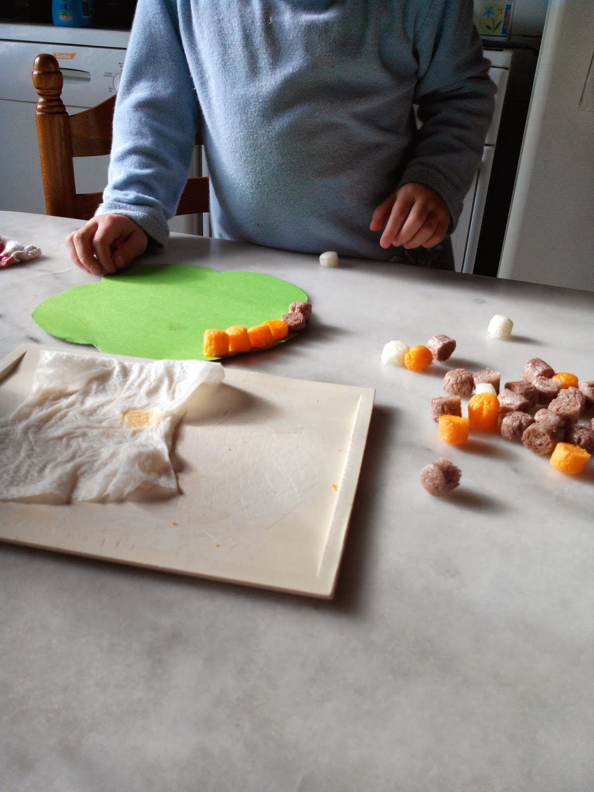 Le Blog de Lorraine: Arbre d'automne en playmais {activité enfant}