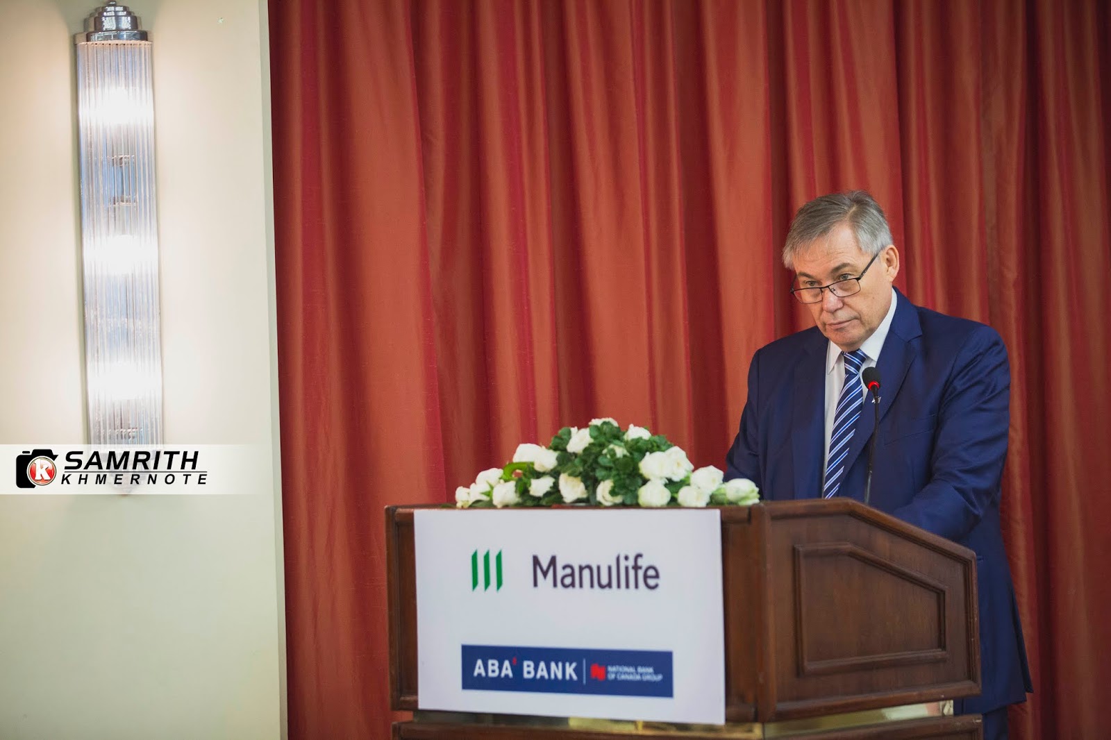 ធនាគារ ABA និង ក្រុមហ៊ុនមេនូឡាយហ្វ៍ ផ្តល់សេវាកម្មបង់បុព្វលាភរ៉ាប់រងតាមទូរស័ព្ទដល់អតិថិជន - Khmernote