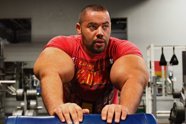 biggest body builders: biggest bodybuilder mustafa ismail