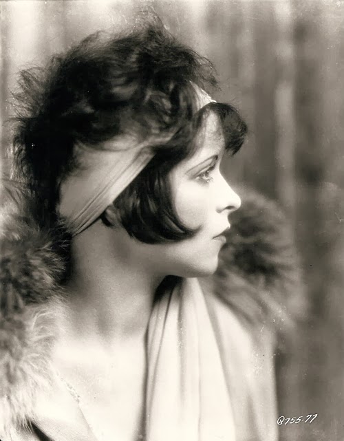 A PERSON IN THE DARK: SCANDAL! Clara Bow: The It Girl's Lifestyle on Trial