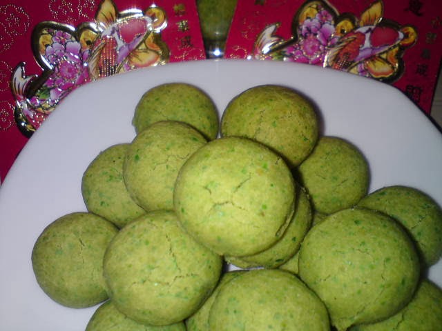 Cooking Pleasure: Green Peas Cookies [CNY 2014]