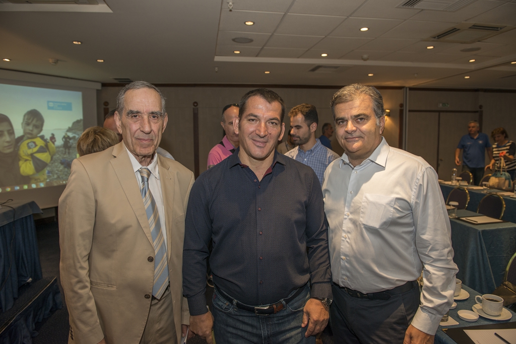 Με Άλλα Μάτια : ΤΑ ΠΑΙΔΙΚΑ ΧΩΡΙΑ SOS ΔΙΠΛΑ ΣΤΑ ΠΡΟΣΦΥΓΟΠΟΥΛΑ ΑΝΑ ΤΗΝ ...
