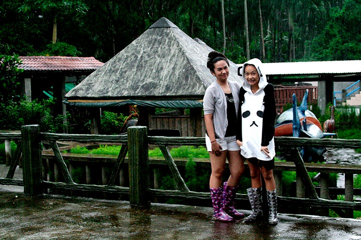 Mainit Hot Spring