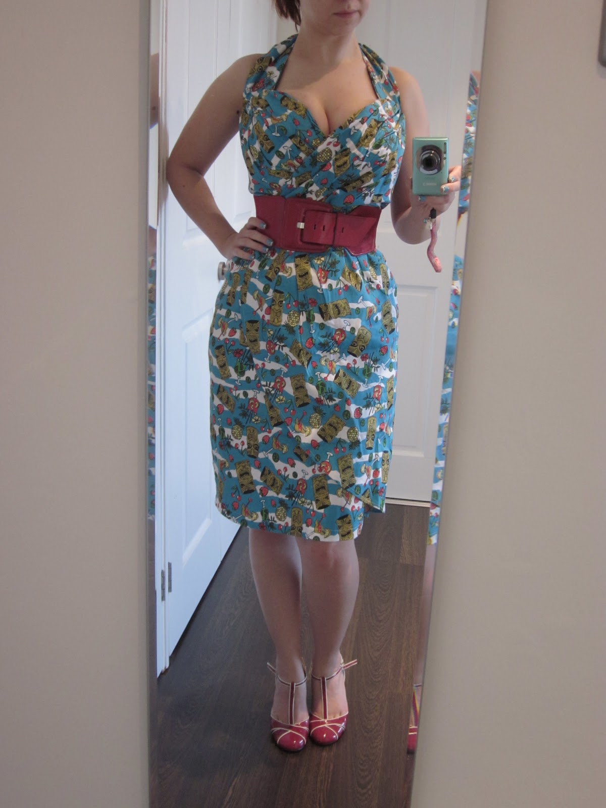 Le Curvy Kitten: May 2012