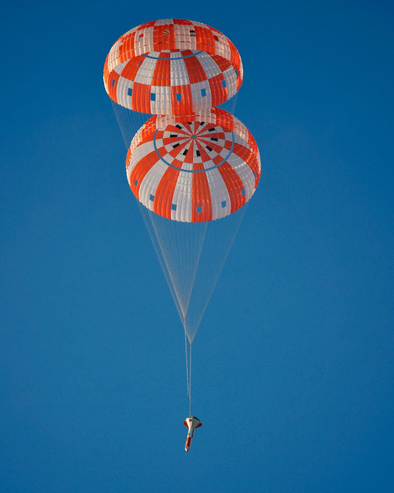 Orbiter.ch Space News: NASA Conducts Orion Parachute Testing For ...