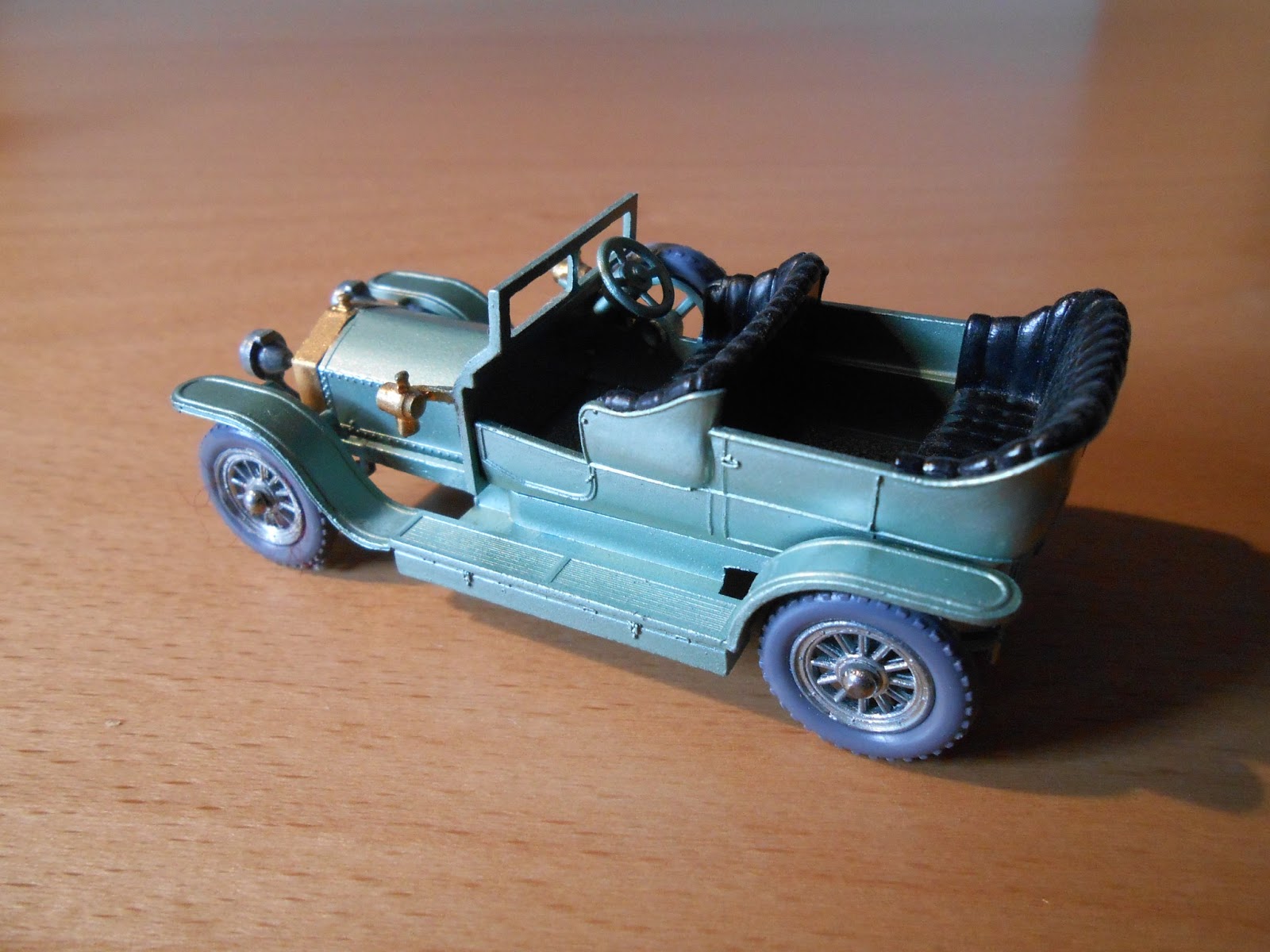 Oscar's Classic Model Cars Collection: 1907 Rolls Royce Silver Ghost