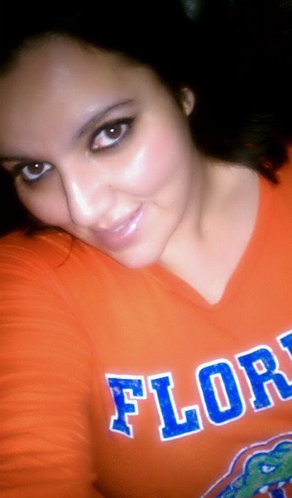 cewe seksi model: Customize Your Facebook Profile with Beautiful Girls