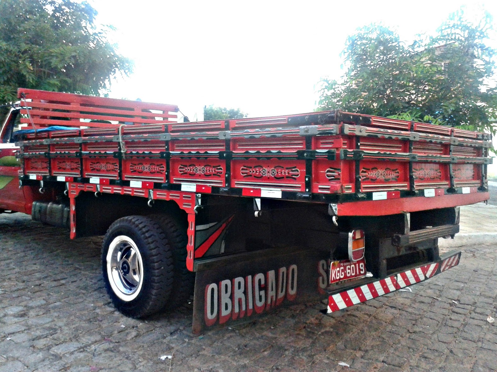 CLASSIFICADOS: VENDE-SE UM CAMINHÃO FORD F400