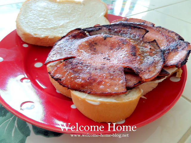 Welcome Home Blog: ♥ Fried Bologna Sandwiches ("Baloney Samiches")