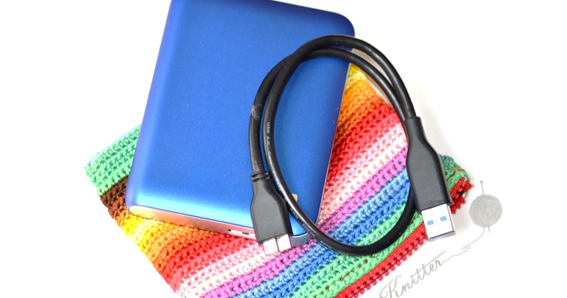 Toothless Knitter: Crochet Case for a Portable Hard Drive