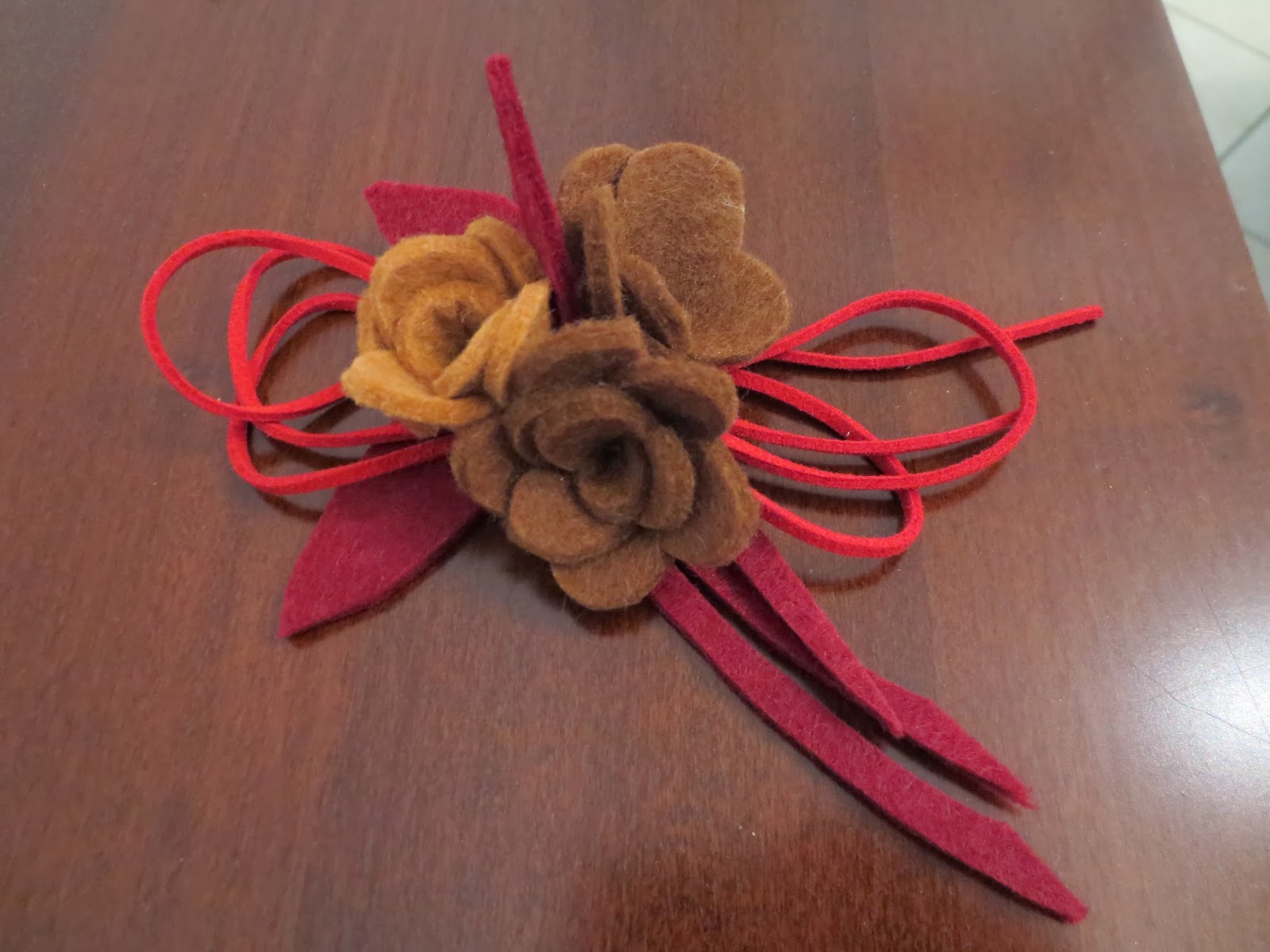 la bottega creativa di Eli: ANCORA SPILLE... ANCORA FELTRO