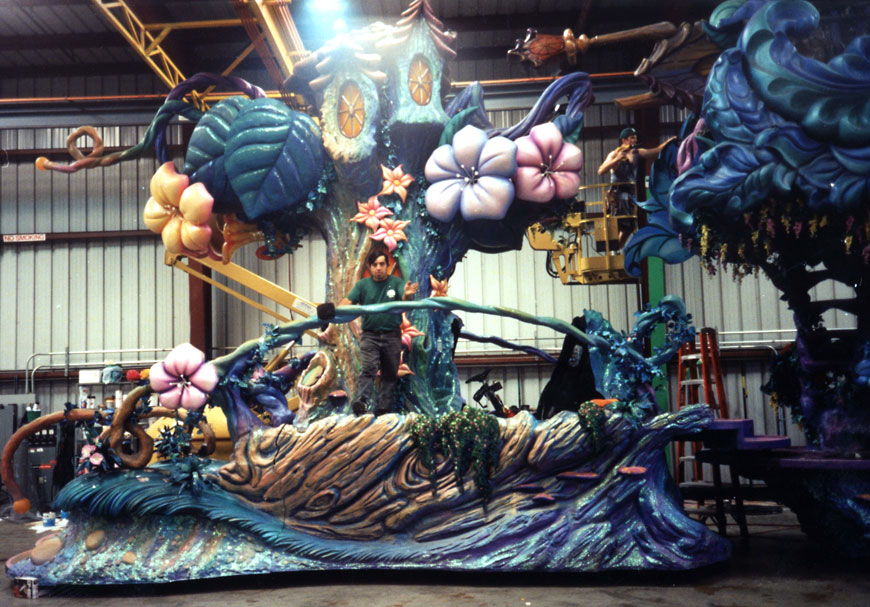 Disney Avenue: Making of: Disneyland's Light Magic Parade