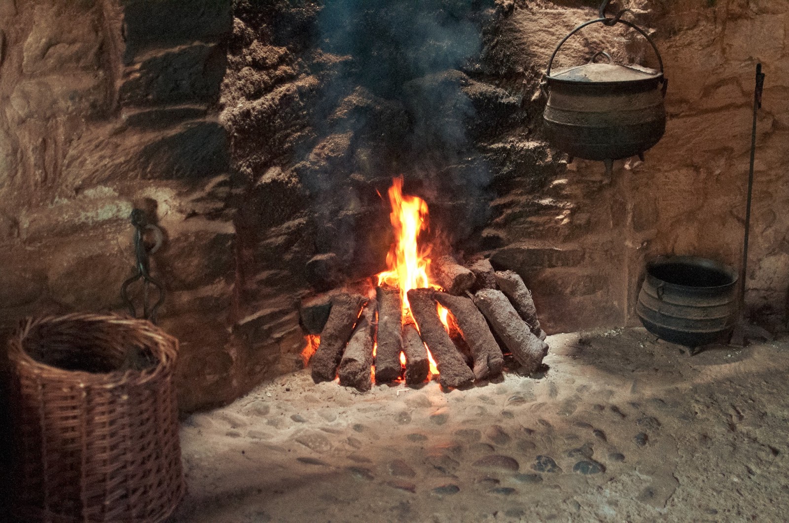 TRADITIONAL 'oul' turf fire, Omagh. | NORTHERN IRELAND - A GREAT WEE ...