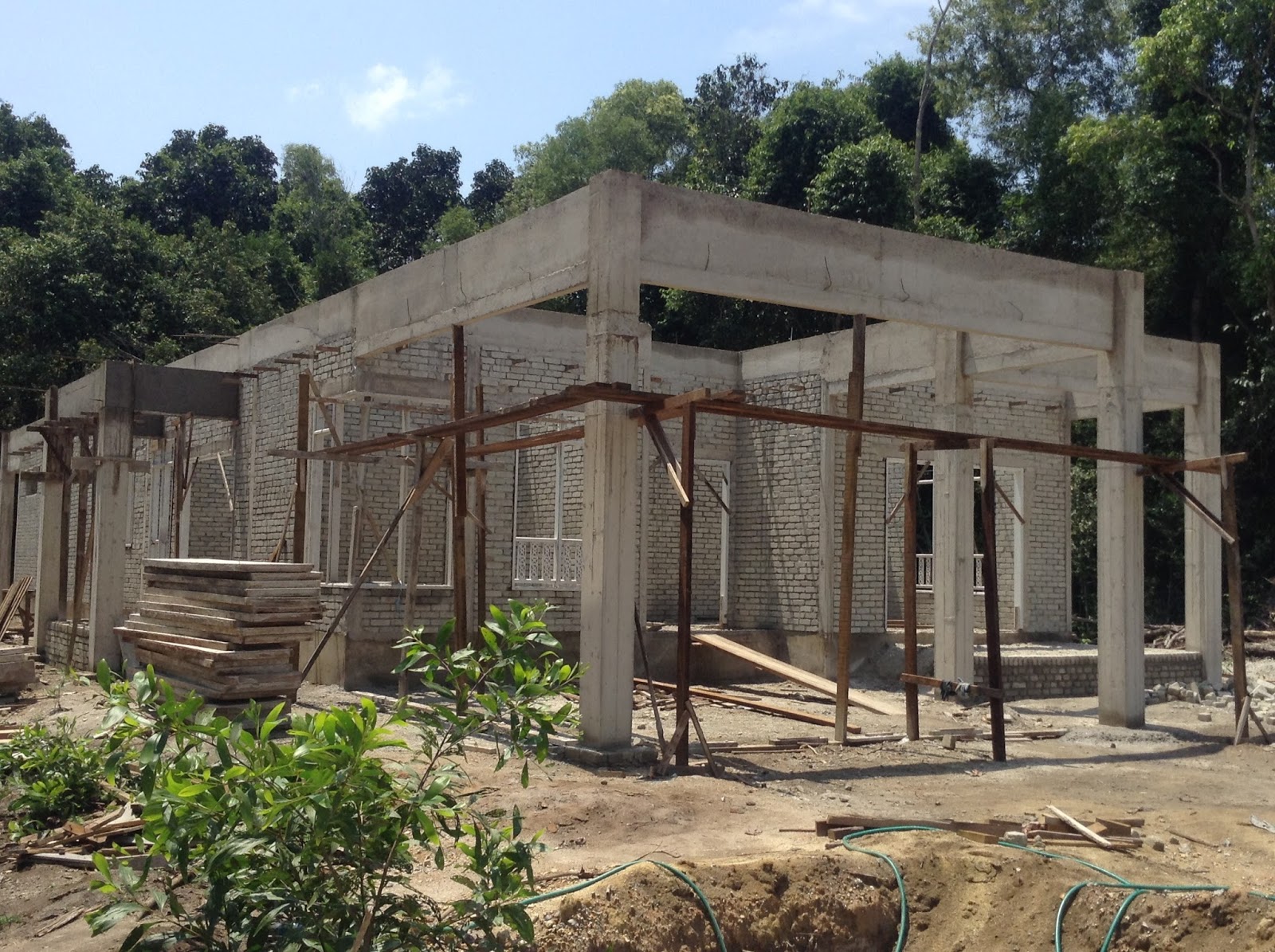 Kerja-Kerja Membina Beam Atas (Roof Beam) ~ Membina Rumah Impian