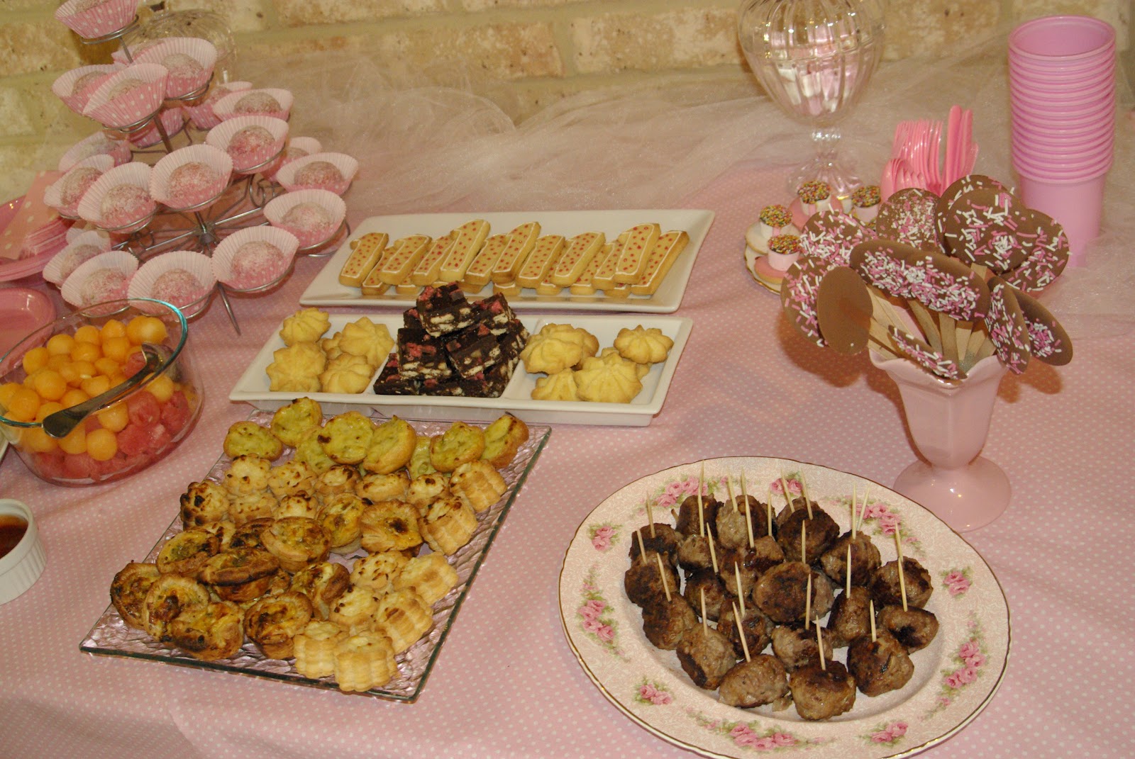 Mell and Sarah's Party Ideas: ~The Little Miss and her First Birthday~