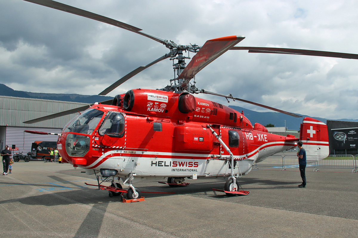 Eastwings: Ka-32A12 * Heliswiss International AG * HB-XKE
