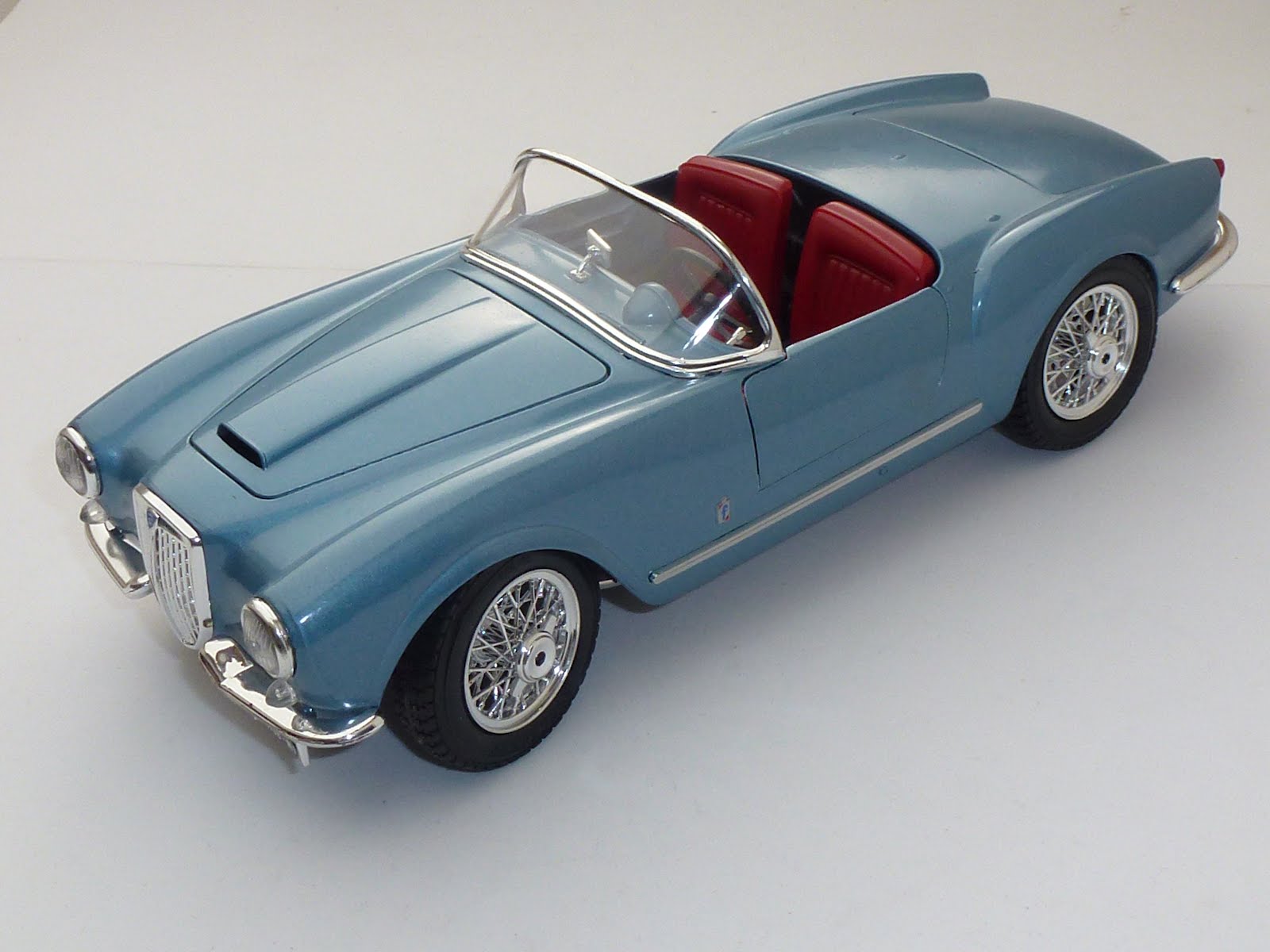 PHILIP'S 1/18 DIE-CAST SCALE MODELS: 1/18 Scale Die-Cast Cars