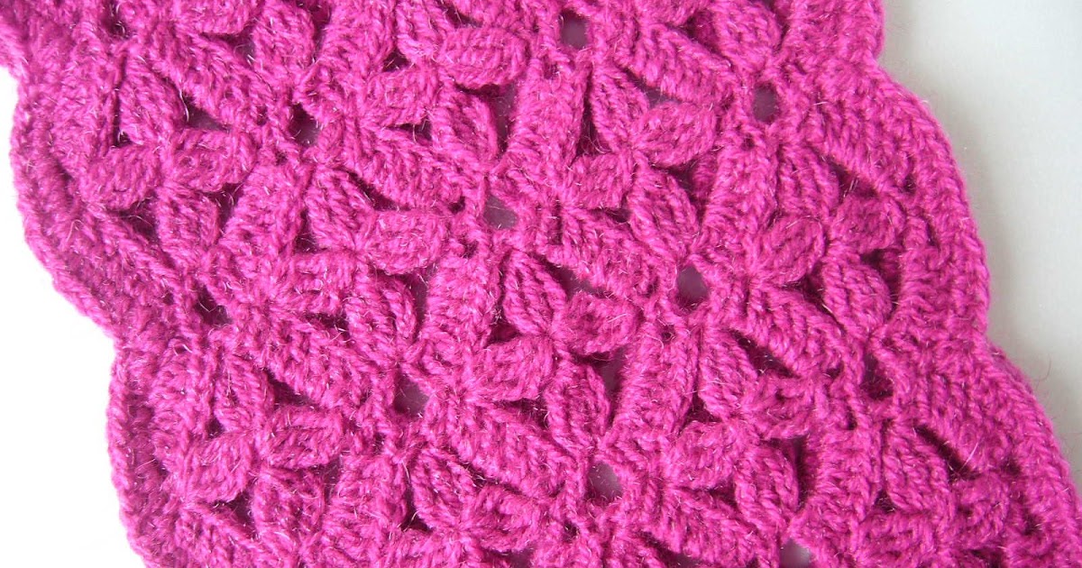Crochetkari: Flowers in my window cowl crochet pattern