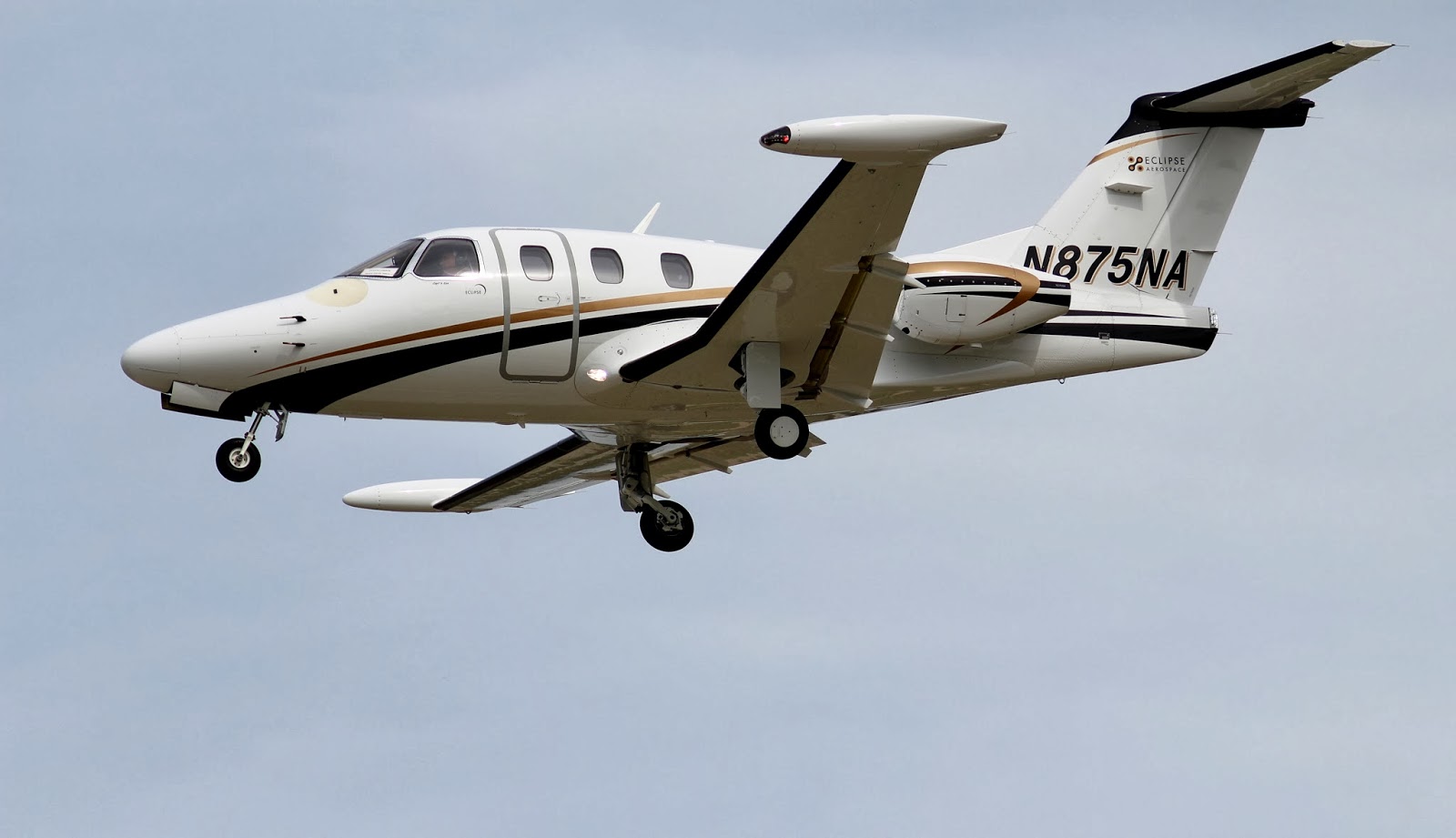 The Aero Experience: EAA AirVenture Oshkosh 2013: Eclipse Aerospace Has ...