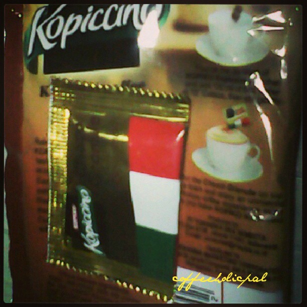 Coffeeholic Pal: KOPIKO Kopiccino Instant Cappuccino with Choco Granules
