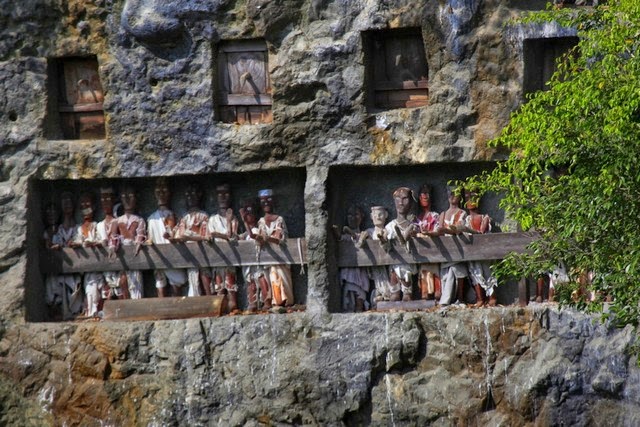 Destinasi Toraja - Serem tapi Unik! Ini 3 Wisata Kuburan di Tana Toraja ...