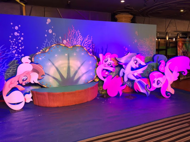 Equestria Daily - MLP Stuff!: Pictures from the Chinese My Little Pony ...