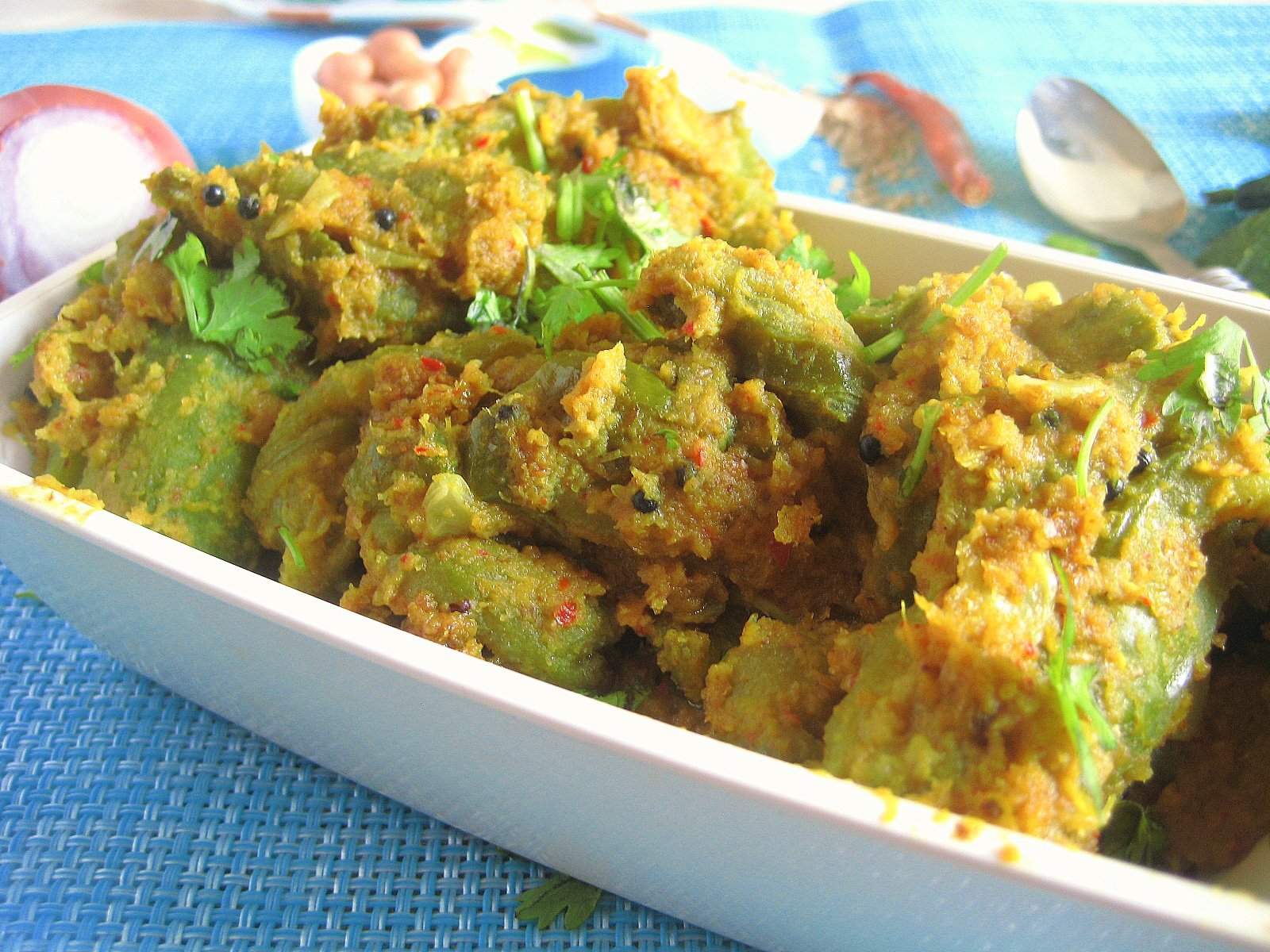 madhuri's kitchen: Gutti Beerkaya Kura / Ridge gourd masala curry