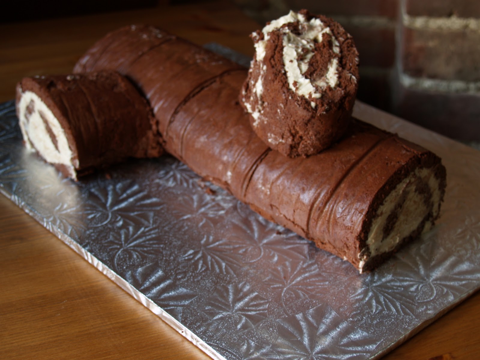 Persimmon and Peach: Buche de Noel: Yule Log Cake