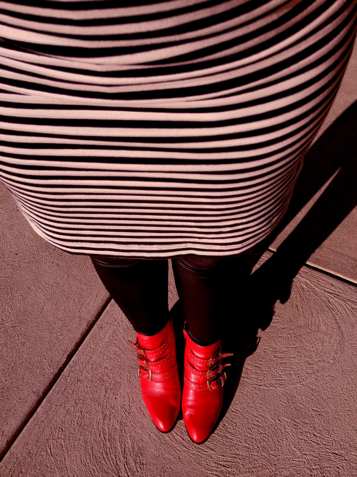 Blondie Cat Style: Red Boots & Stripes