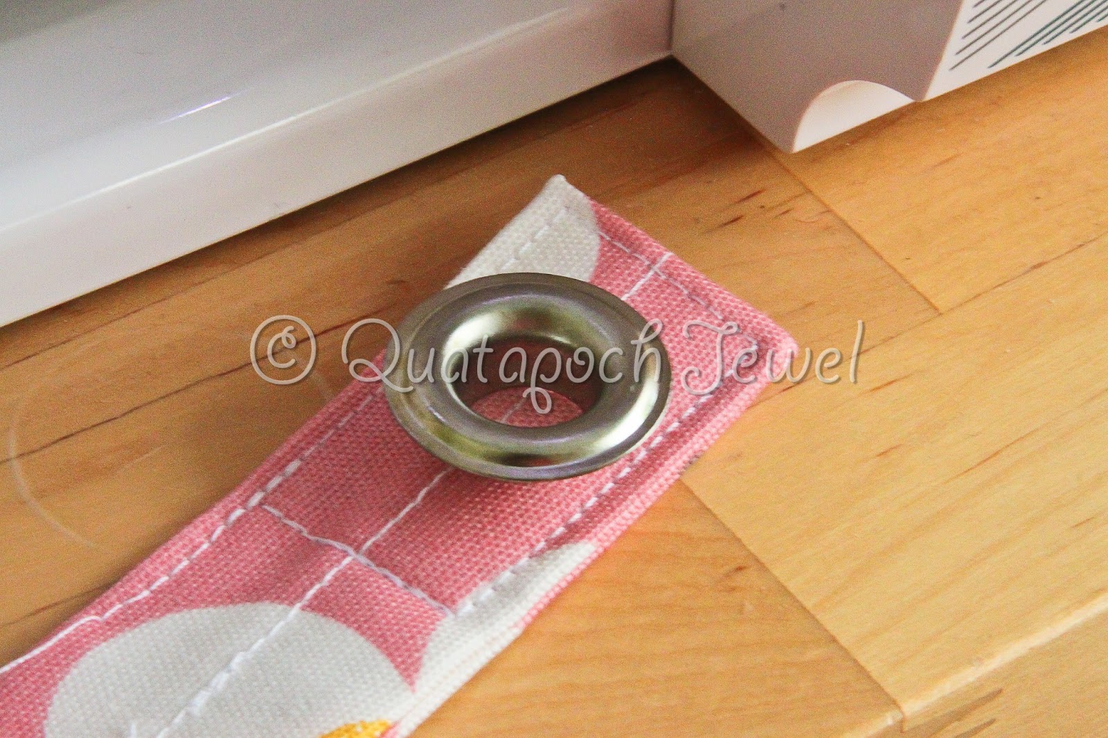 Threads and Pencils: Drawstring Bag and Grommet Tutorial